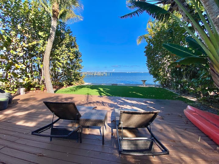 Jensen Waterfront Cottage - Bahamas