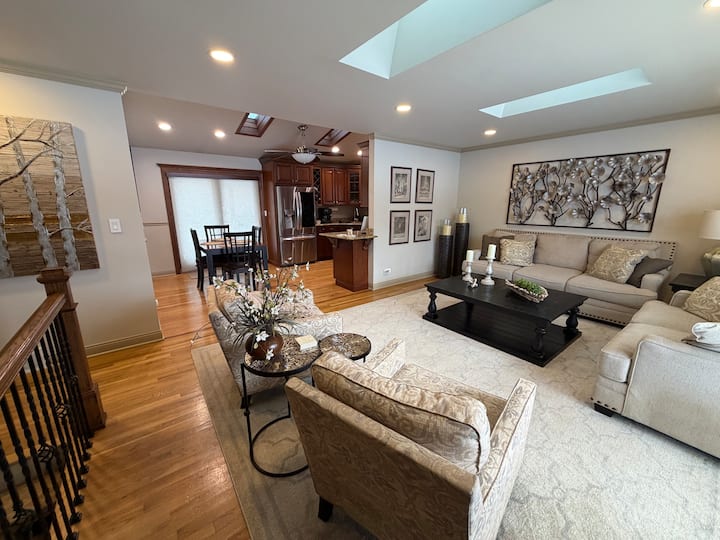 Quiet 3br Home Next To Hospital W Fast Wifi - Elgin, IL