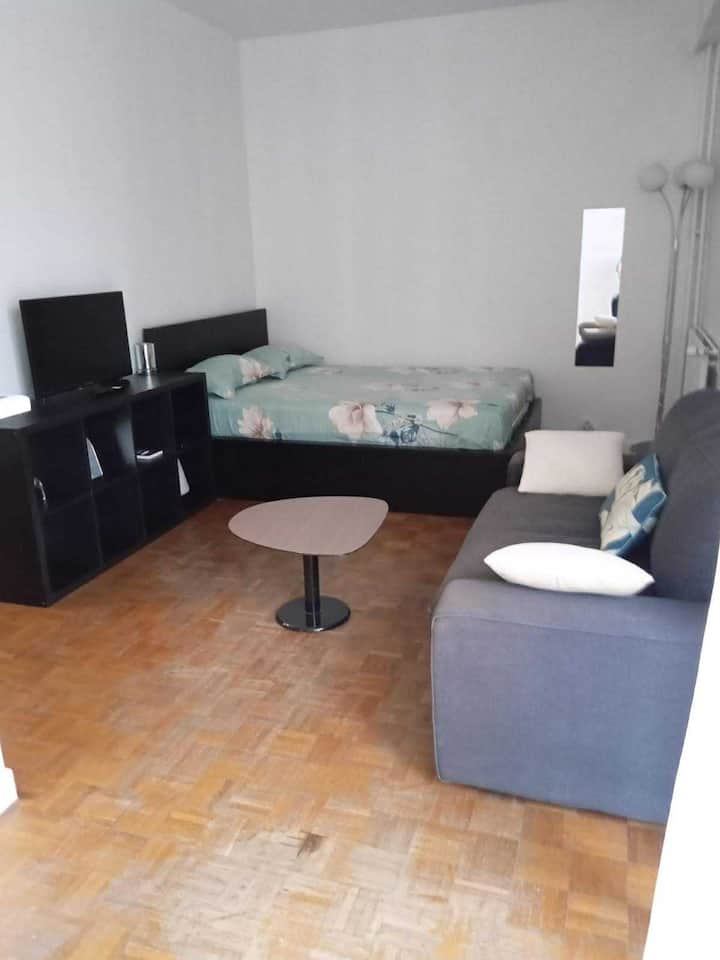 Charmant Studio Meublé De 28m2 Dans Le 17ème - París