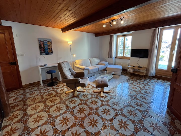 Au N°6: Vintage-confort Au Centre Du Vieux Village - Neuenburg