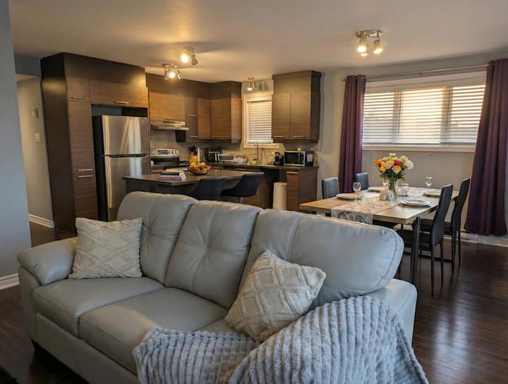 Modern 1br W/ Desk | Free Parking | Near Yul - Laval