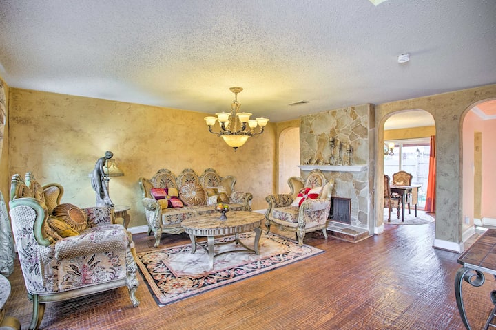 Lakeside Luxe Retreat W/ Pool, Gym & Theater - Little Elm, TX