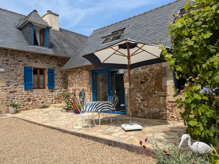 Petite Maison Bretonne à La Campagne - Plougasnou