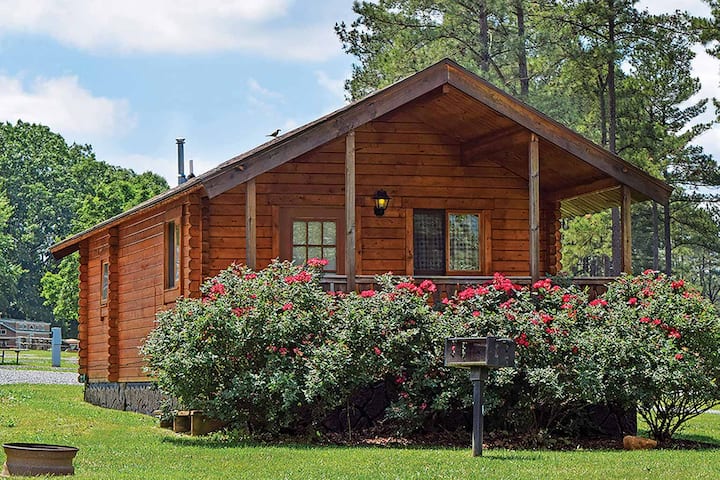 Deluxe Comfort Cabin - Luray, VA