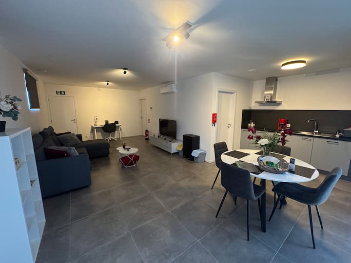 Ruim Appartement Met Tuin In Het Landelijke Welle - Aalst