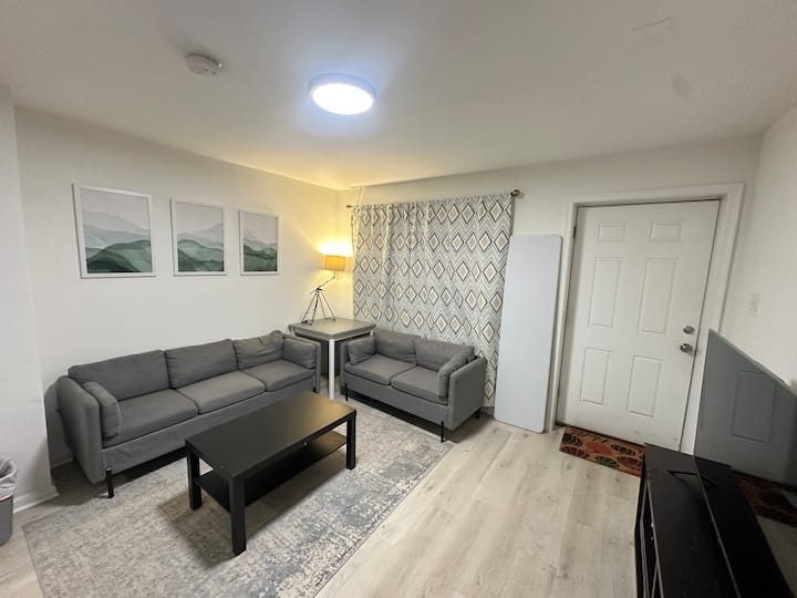 3b2b Townhouse Walk To Campus & Transportations - Bucks County, PA