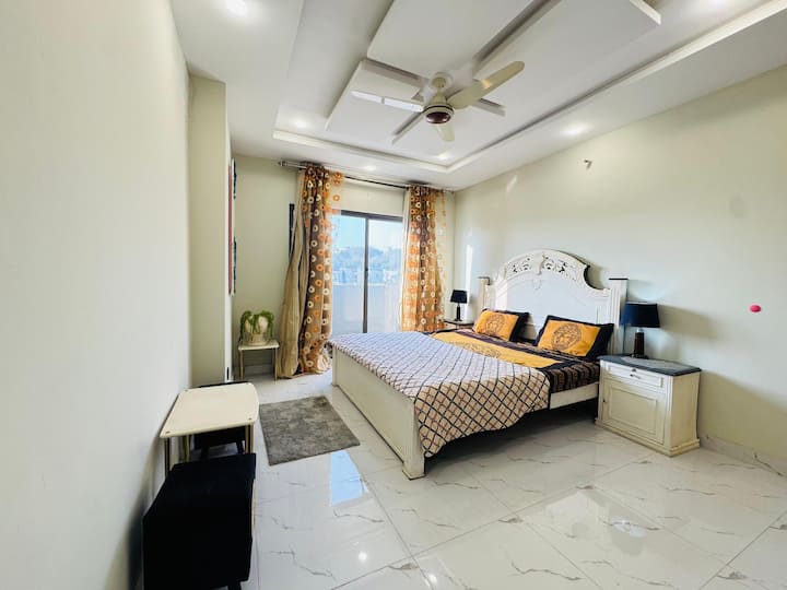Luxury 2br Condo | Prime Location | Modern Comfort - Islamabad