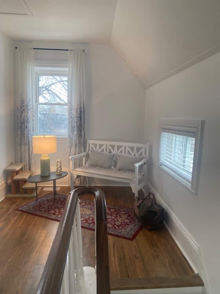 Charming Heritage Vineyard Home - Cornwall
