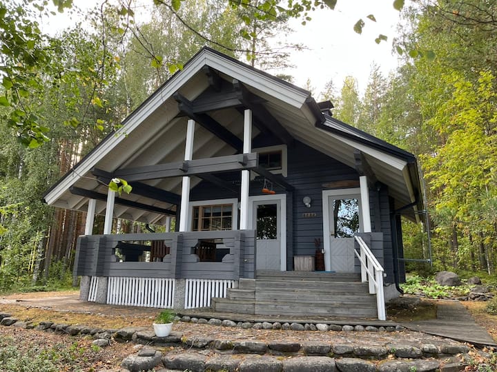 Tunnelmallinen Mökki Järven Rannalla - Savonlinna