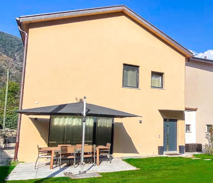 Tra Fiume, Città E Lago, Nei Pressi Di Locarno. - Brissago