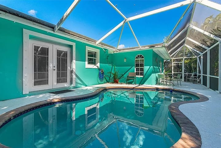 Relax With The Mermaids - Pompano Beach, FL