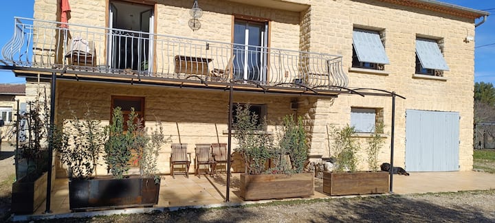 Au Pied Du Ventoux Logement Sur Grande Propriété - Mazan