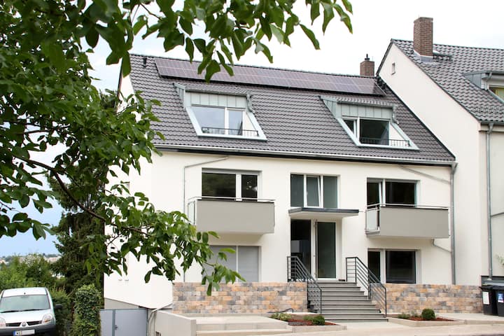 Charmante Dachgeschosswohnung In Wiesbaden - Wiesbaden