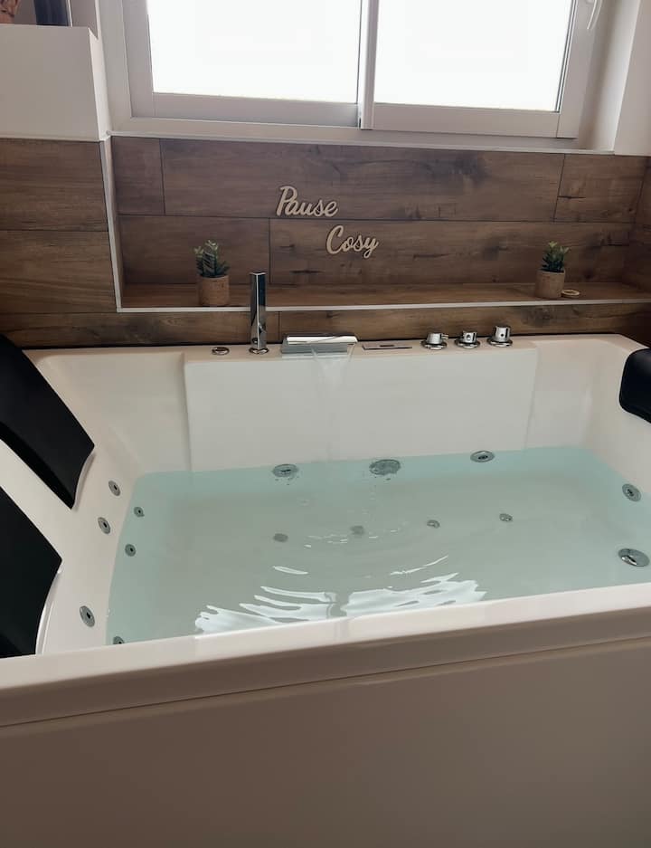 Loft (4 Pers) Balnéo Privée La Lisière De La Forêt - Aix-les-Bains