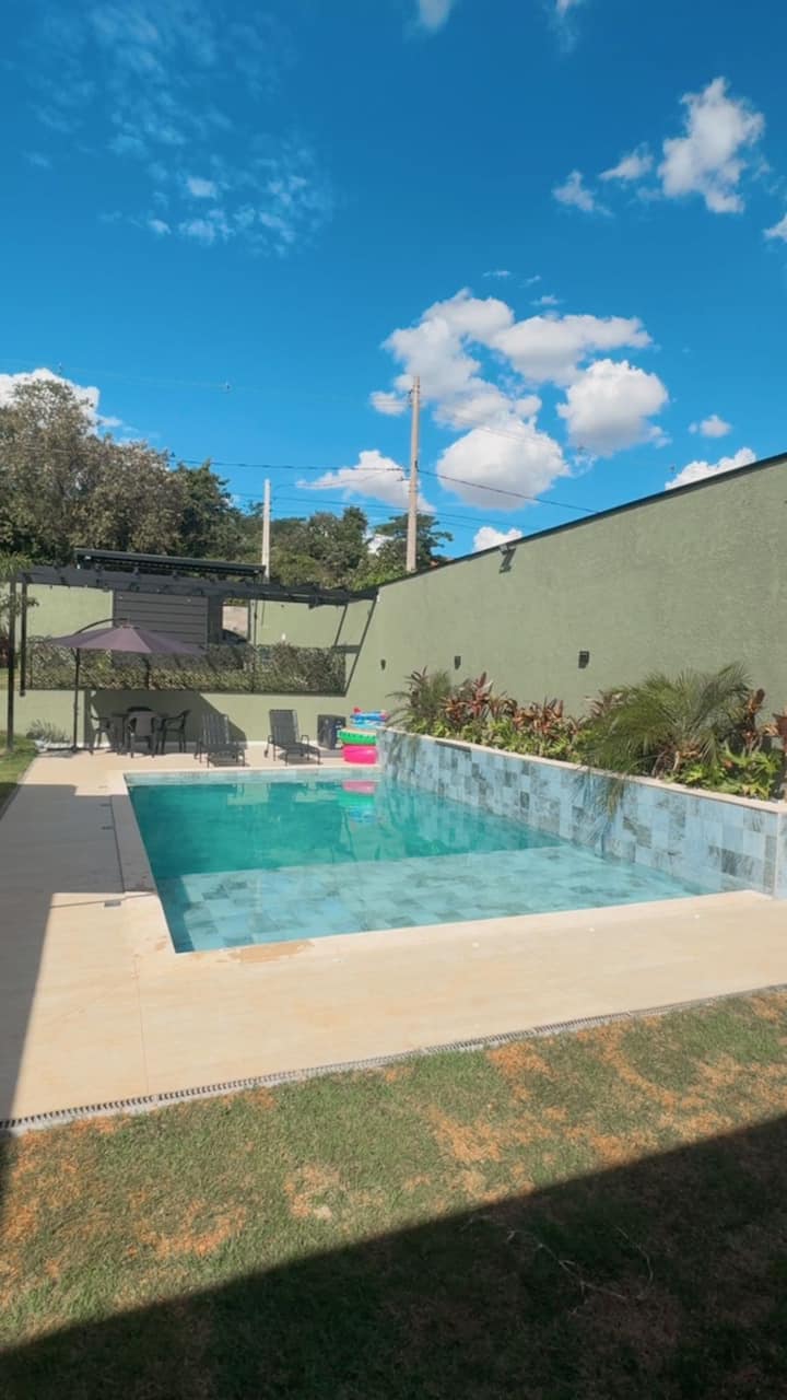 Linda Chácara Com Vista Para A Piscina - Campinas