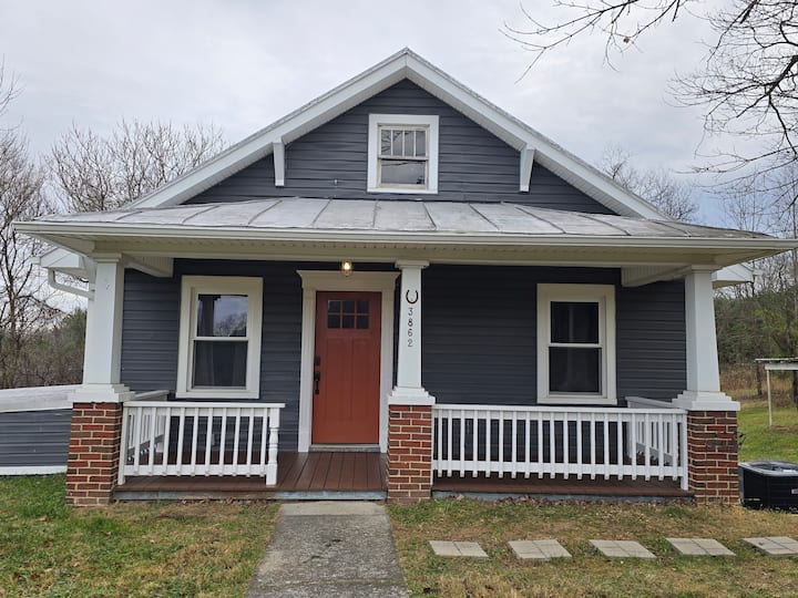 Country Craftsman To Come Home To - Roanoke, VA