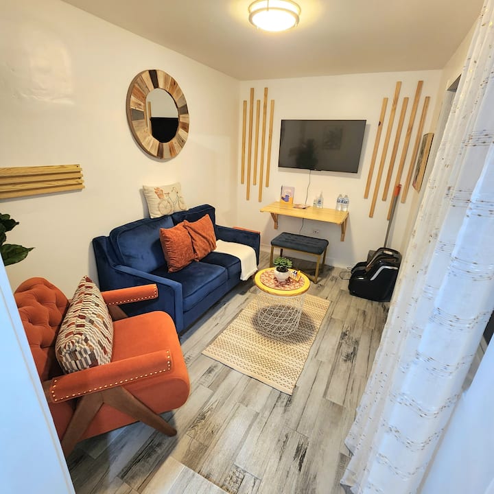 Tiny House/queen/2ppl/tv/work Space/w&d/1-parking - Miami, FL