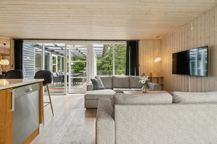 Dejligt Sommerhus 

4-værelser I Skønne Omgivelser - Ebeltoft