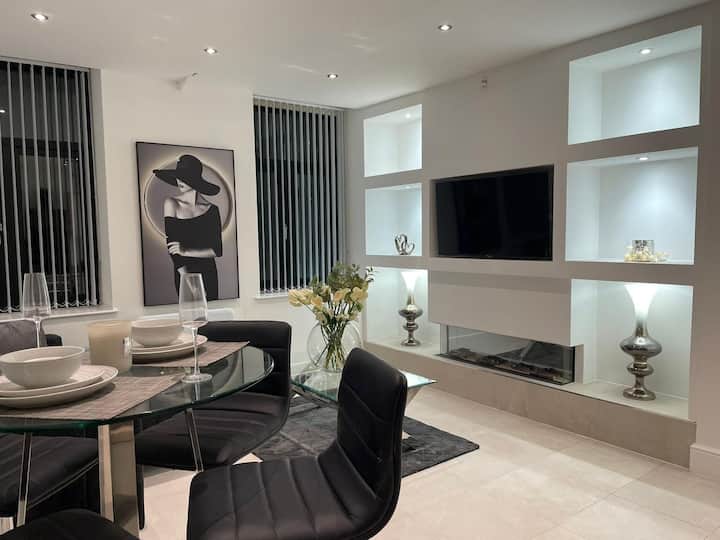 Bradford: Chic City-centre 1 Bedrooms Apartment - Bradford