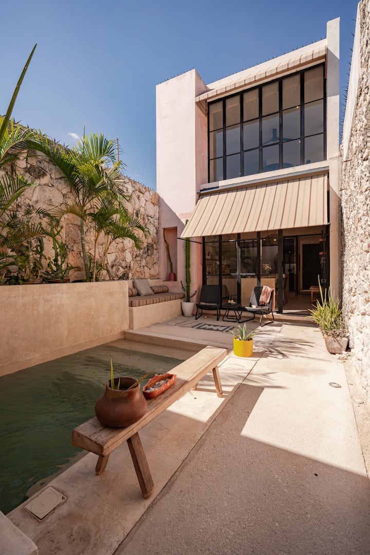 Maestro: Splendid Mirage In The Heart Of Santiago - Yucatan