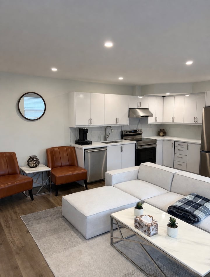 Modern 4 Bedroom Apartment In Toronto - Toronto