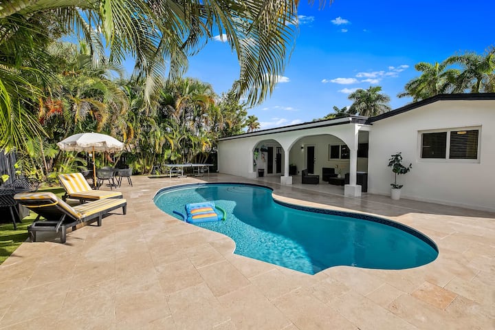 5 Bedroom Villa Heated Pool With Game Room, 5 Minu - Hollywood, FL
