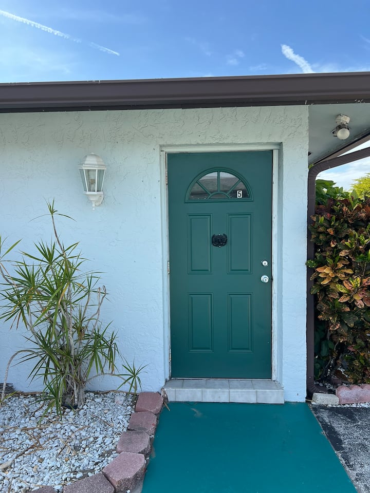 Pelican Paradise Unit 5 - Cape Coral, FL