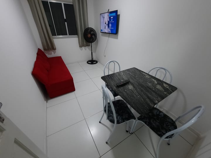 Apê Bom Para Até 9 Pessoas, Com Suíte E Garagem - Vila Velha
