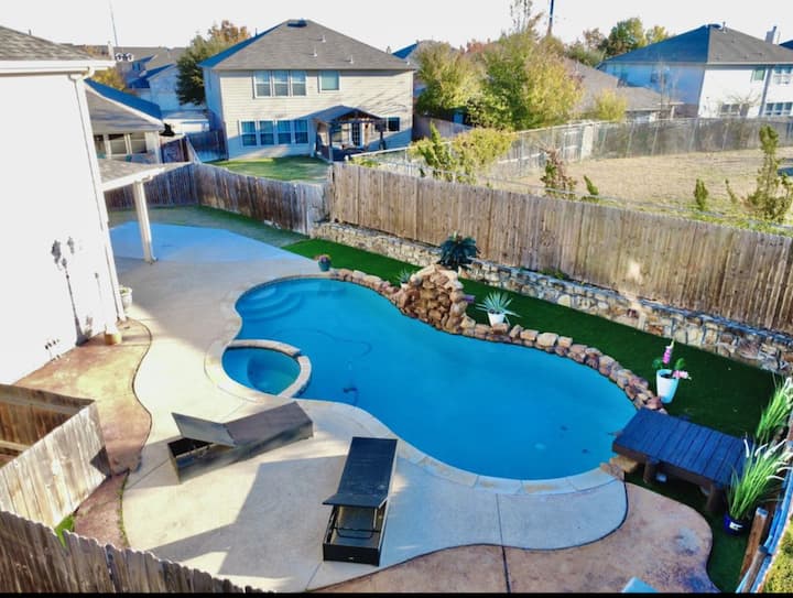 Splash, Stay & Celebrate! Family Retreat W/ Pool - Fort Worth