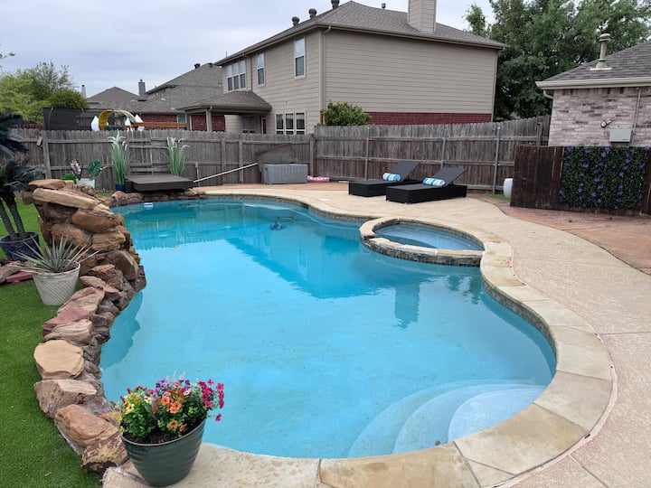 Splash, Stay & Celebrate! Family Retreat W/ Pool - Roanoke, TX