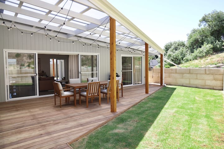 'Little Rose' • Barrel Sauna And Outdoor Shower - Australia