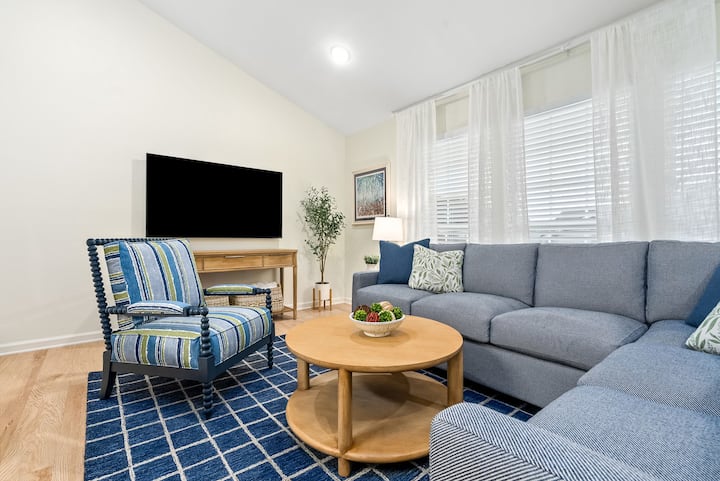 New 3br/3ba Condo Walk To Jordan-hare & Campus - Auburn, AL