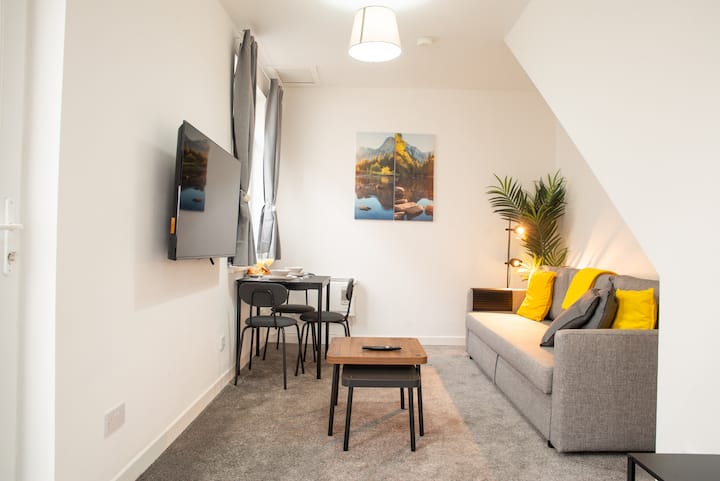 Luxury Cardiff Stay | 8 Mins To City | Free Park - Cardiff