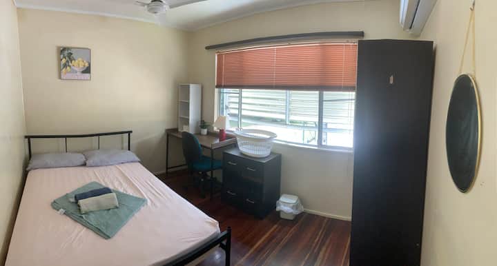 Rest With The Flow | Near Lagoons, Jcu & Hospital - Townsville