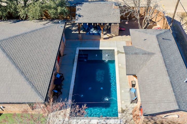 Luxe Oasis With Pool And Hot Tub - Lubbock, TX