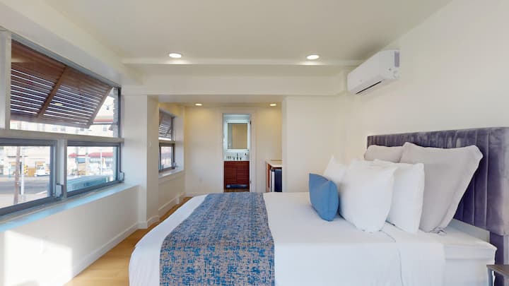 Pool View Suite Pvs | 2 Bed, 2 Bath + Private Deck - Ocean City, NJ