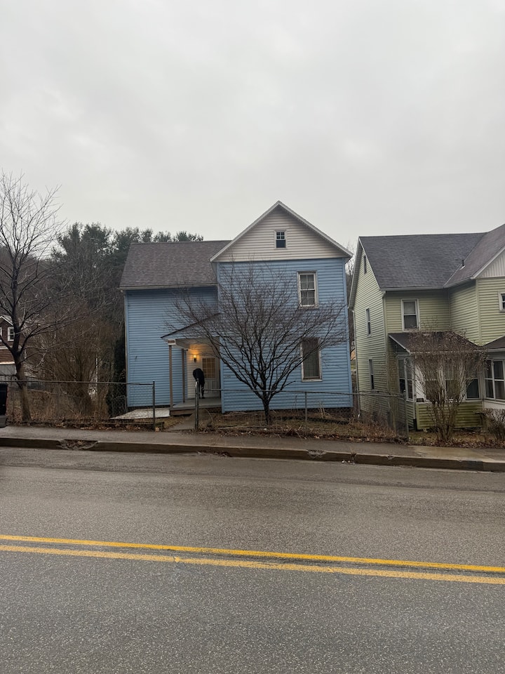 Comfortable 3br Home In Johnstown/ Pet Friendly - Gallitzin State Forest, Windber