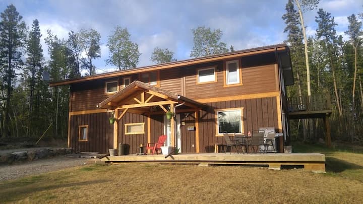 Cozy House Near Mt Sima Ski Resort - Whitehorse, Canada