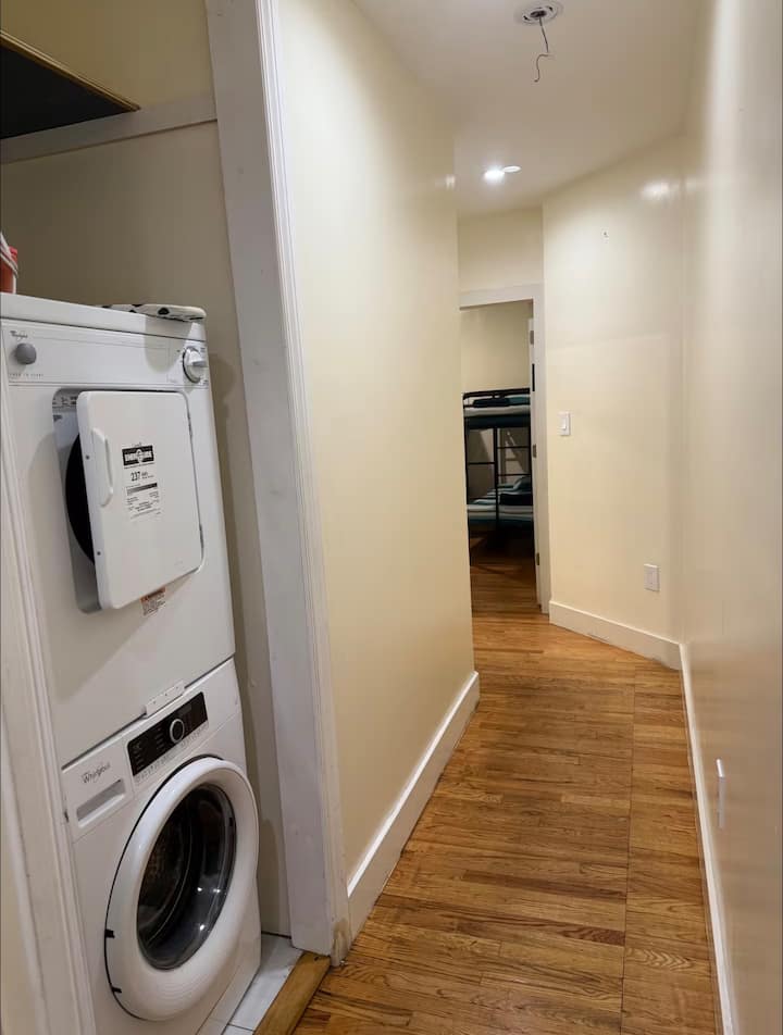 Lovely 2 Bedroom Apartment First Floor - Brooklyn, NY