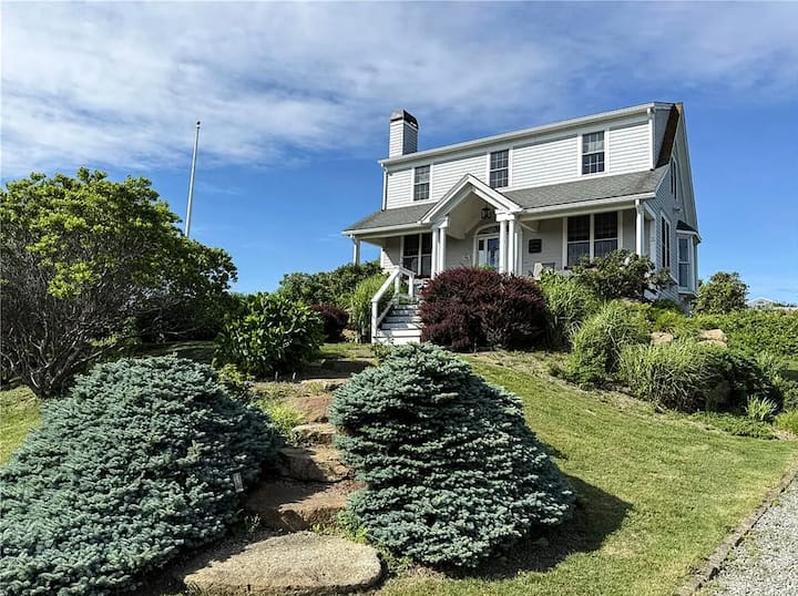 Luxury 4br 4ba On Spring Street With Ocean Views - Block Island, RI