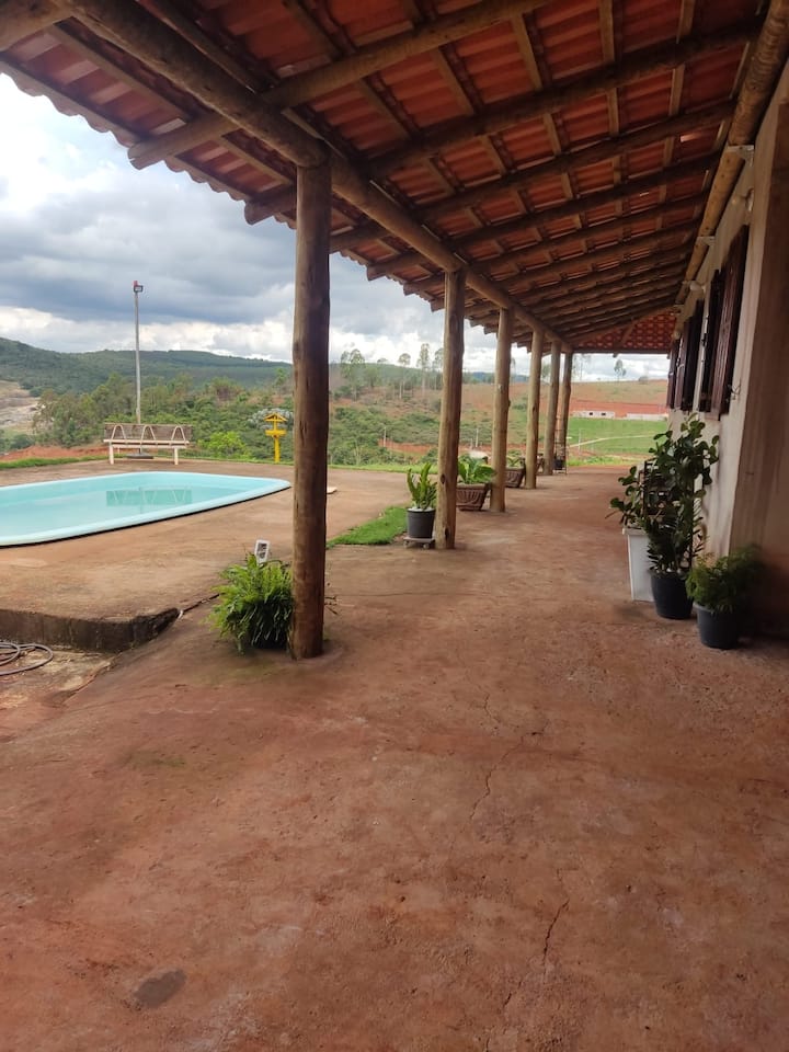 Lugar Espaçoso E Ideal Para O Seu Descanso - Santa Bárbara