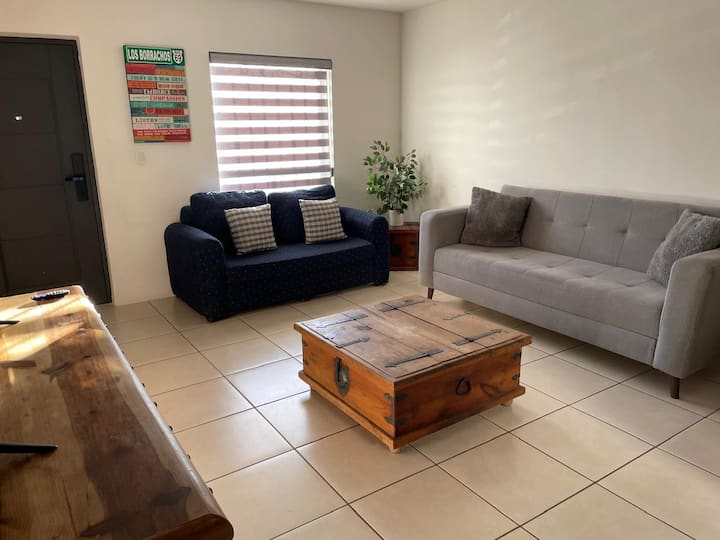 Ideal Para El Consulado Lugar Muy Seguro Y Limpio - El Paso, TX