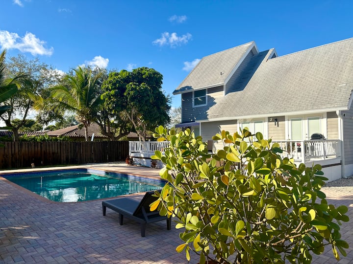 Charming Boca Raton House With A Heated Pool - Boca Raton, FL