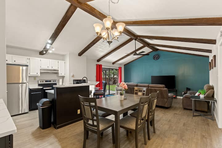 Perfect Location | King Bed | Sleeps 14 - Dominion - San Antonio