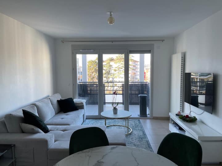 Charmant T2 Moderne Avec Vue Montagne - Saint-Julien-en-Genevois