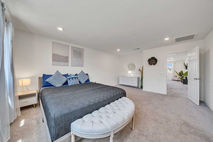 Elegant 4br Home|outdoor Privacy & Style S#41559 - リバーサイド, CA