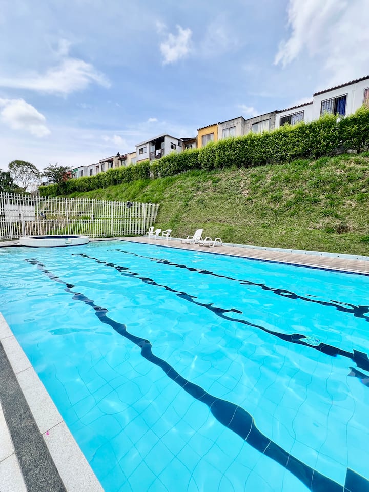 Apartamento Conpiscina Cerca Al Aeropuerto Pereira - Pereira, Colombia