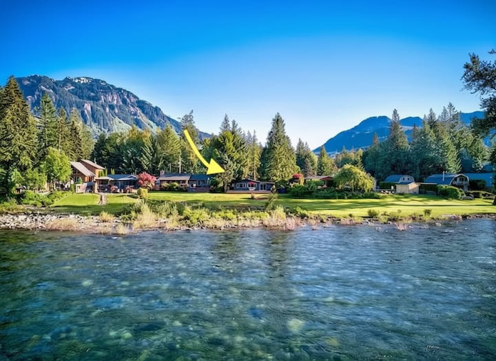 Stunning Riverbend Getaway: Low-bank River Access - Index, WA