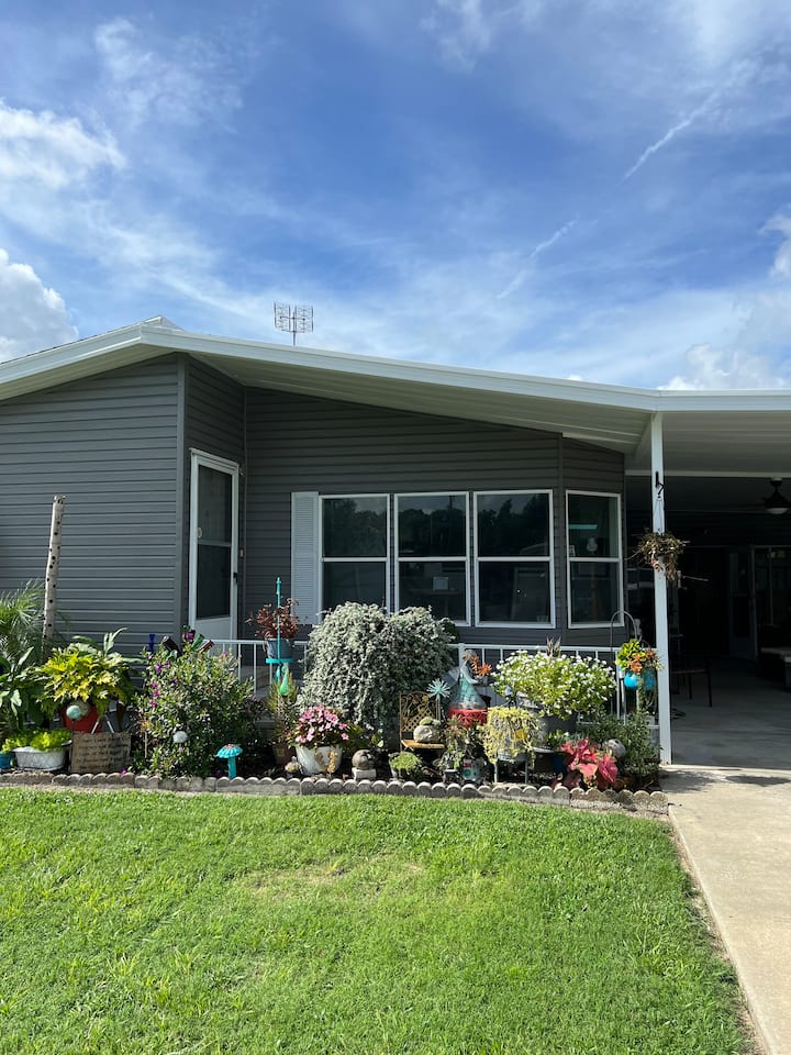 Home Away From Home Paradise - Sebring, FL