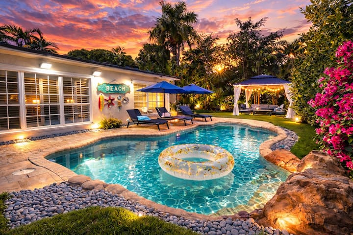 Luxury Pool Home Near Beach & Las Olas - Fort Lauderdale, FL